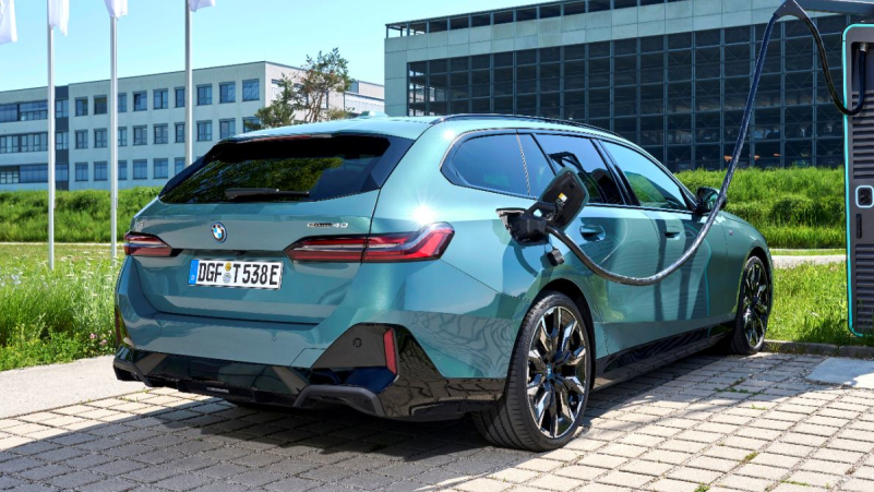 Essai Auto : La nouvelle BMW i5 eDrive 40 Touring - DECIDEURS MAGAZINE ...